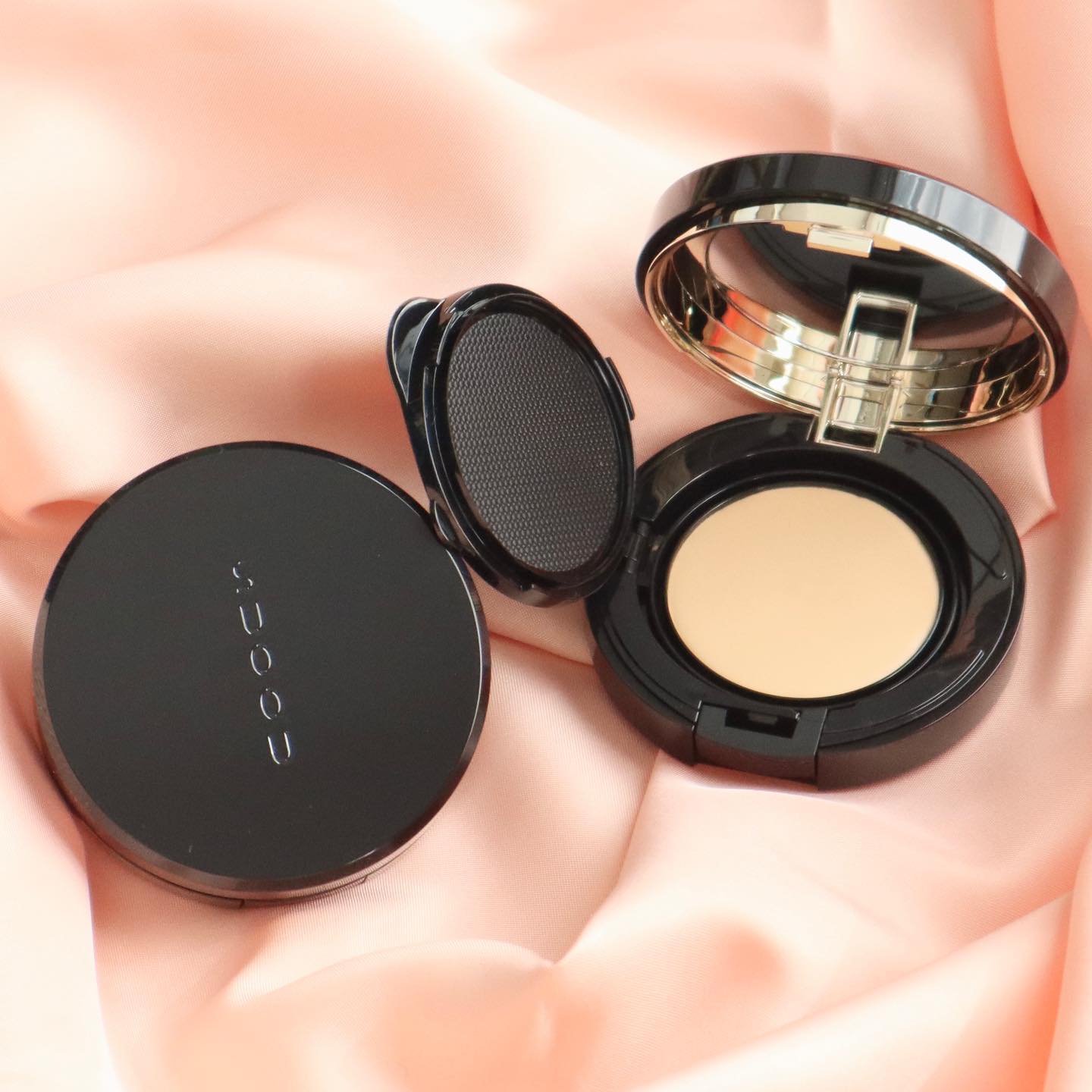 \SUQQU2022秋冬コレクションに続いて、新たに発売される“エマルジョンコンパクトファンデーション”の情報をお届け／ 艶を追求してきたSUQQUから新た - MAGMOE