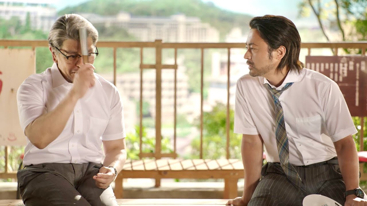 松本人志、おでこをピシャ！山田孝之の問答に1本取られる／「Airワーク」CM - MAGMOE