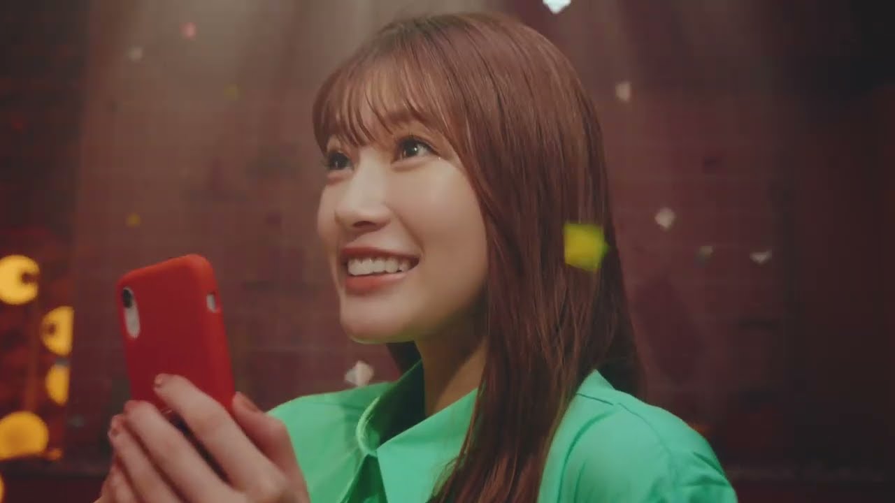 【出前館公式TVCM】生見愛瑠さん（めるる）－「Demaecanしよ？ピザ半額祭」篇 - MAGMOE