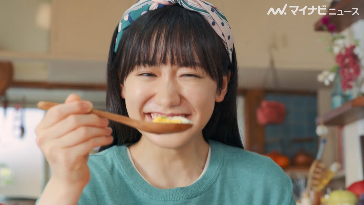 芦田愛菜、可愛らしい歌声披露！ 「丸鶏がらスープ」新CM公開 - MAGMOE