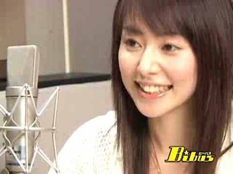 Bibus 谷桃子「野球拳しりとり五番勝負」（1/3） - ®BOMB - MAGMOE