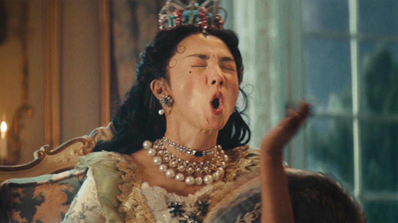 満島ひかり、渾身の“口太鼓”披露 松田龍平も感心「さすがですね」 UQ mobile「UQUEEN」新CM「効果音」編 - MAGMOE