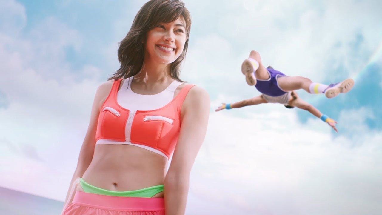 森星の引き締まったウエストがすごい “抜群のスタイル”披露 『アクエリアスS-Body』新CM「Sなカラダ」篇＆メイキング映像 - MAGMOE