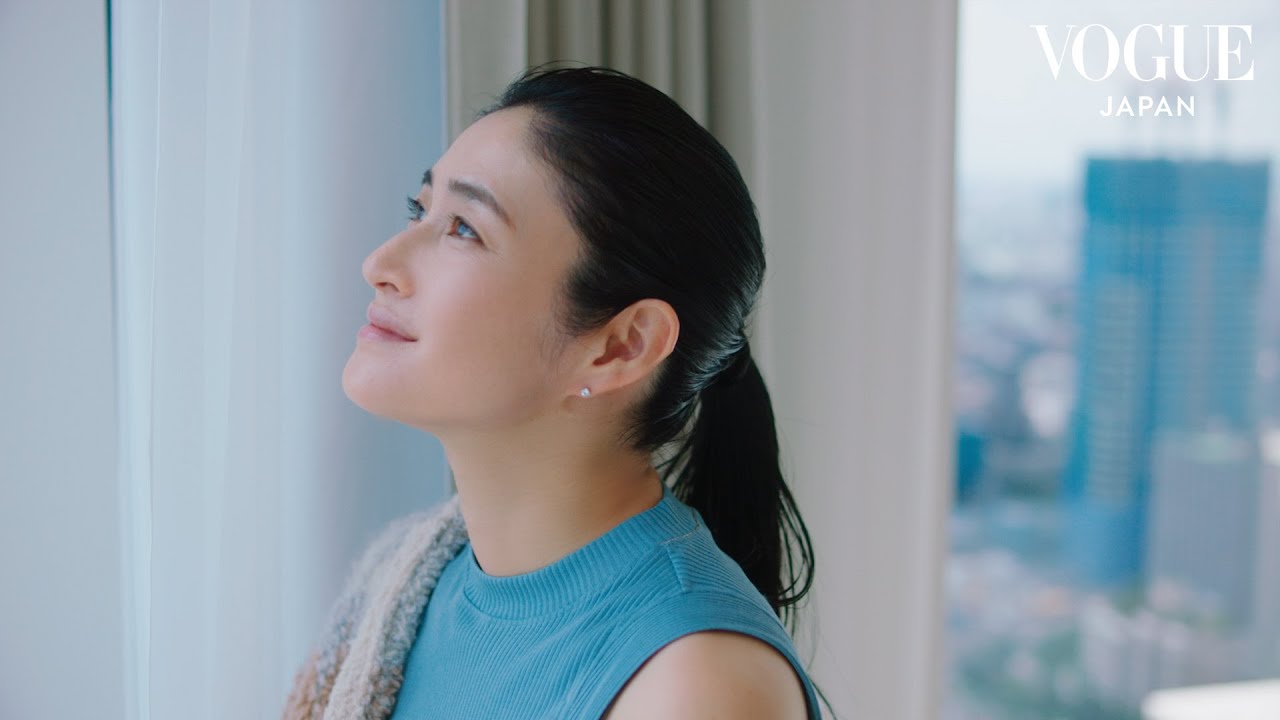 小雪が語る、美の秘密。その美しさを内外から支える、「BI-SU」のホリスティックなビューティーケアとは？ | VOGUE JAPAN & BI-SU - MAGMOE