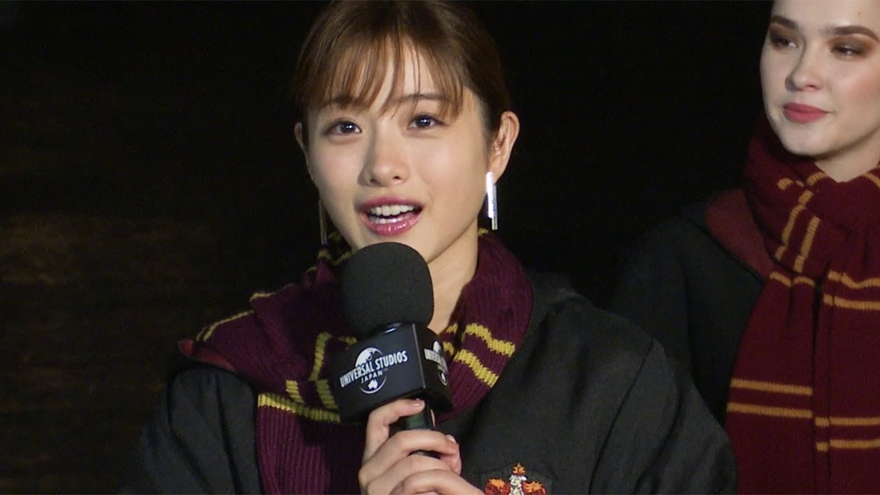 石原さとみ、USJ「ハリポタ」“冬の魔法界”に感動「ただキレイだけじゃない！」 - MAGMOE