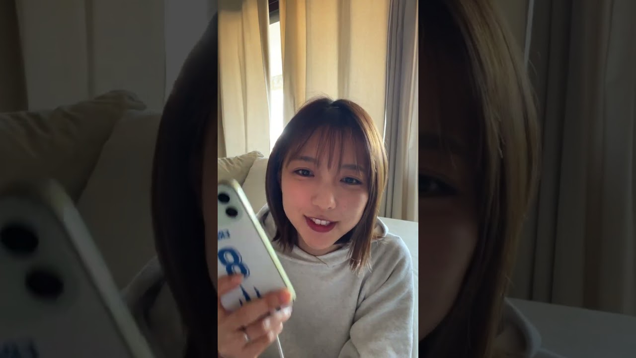真野恵里菜 Instagram Live - MAGMOE