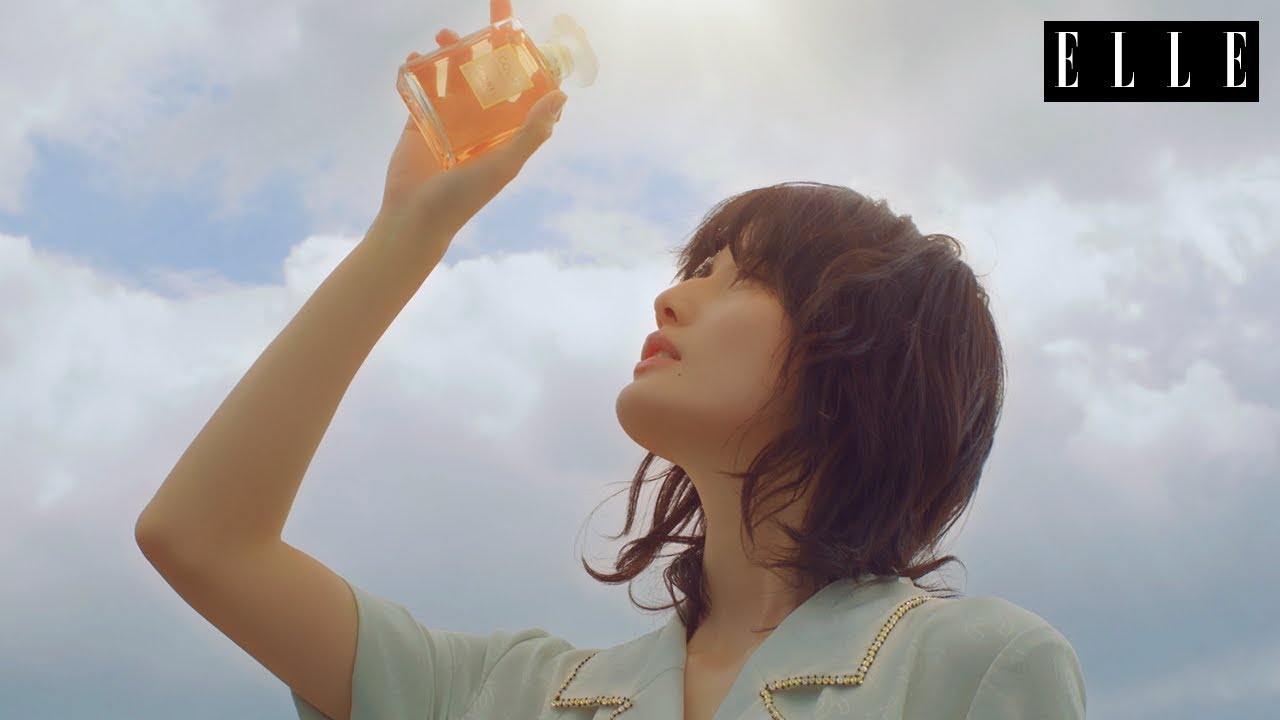 【橋本 愛】“シャネル ココ マドモアゼル”meets 橋本 愛――「私らしさ」を創る香り｜ ELLE Japan - MAGMOE