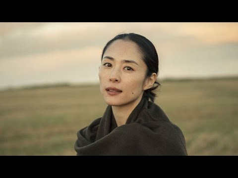 深津絵里と天海祐希をぶっちぎったのは？10～30代女性も羨望「本当に“奇跡の50代”女優」ランキング【トップ3】 - MAGMOE