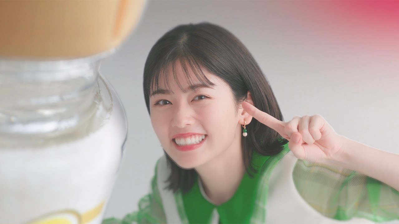 小芝風花、小さな妖精になってキュートな笑顔連発「カケチャオ！」 日清MCTオイル新CM「カケチャオ！日清MCT」編 - MAGMOE