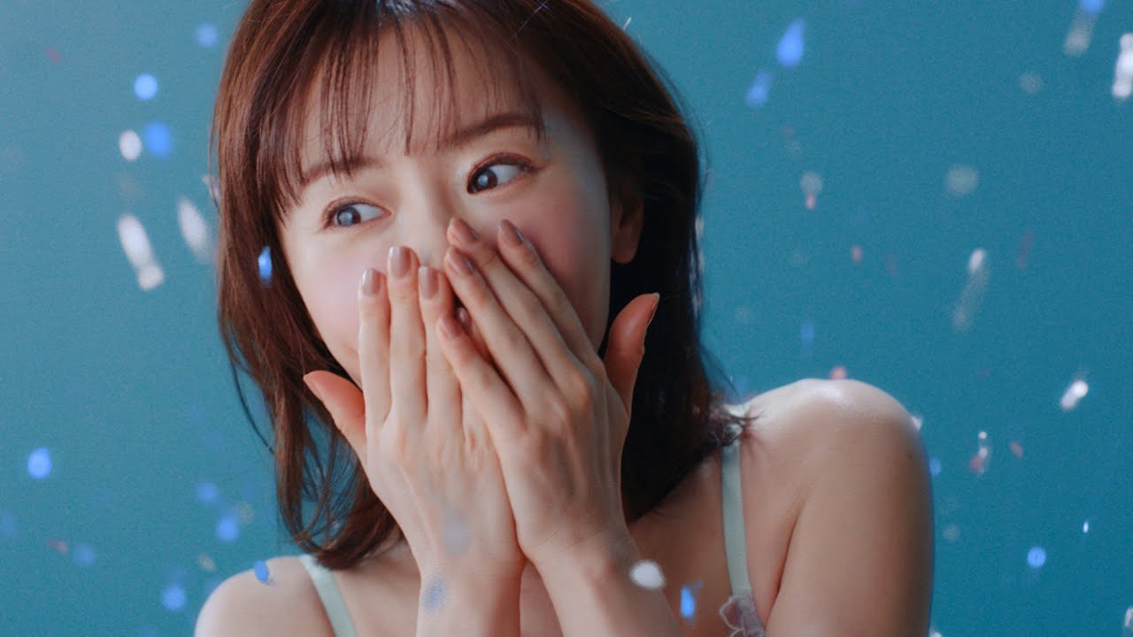 松本まりか、ブラジャーの新たな魅力に感動 ワコール「ハグするブラ」新TVCM＆メイキング - MAGMOE