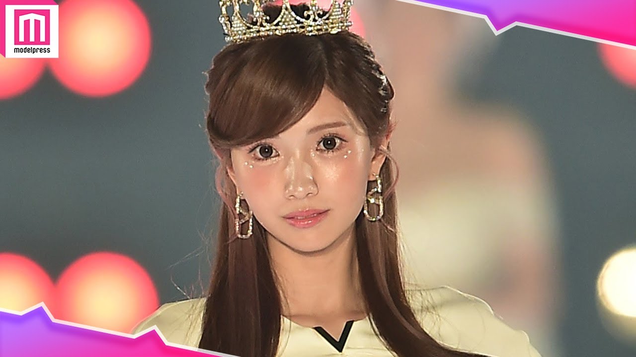 北新地No.1キャバ嬢ひめか、まるで"王女"👑 溢れ出す美貌にうっとり… 【関西コレクション 2023 A/W】 - MAGMOE