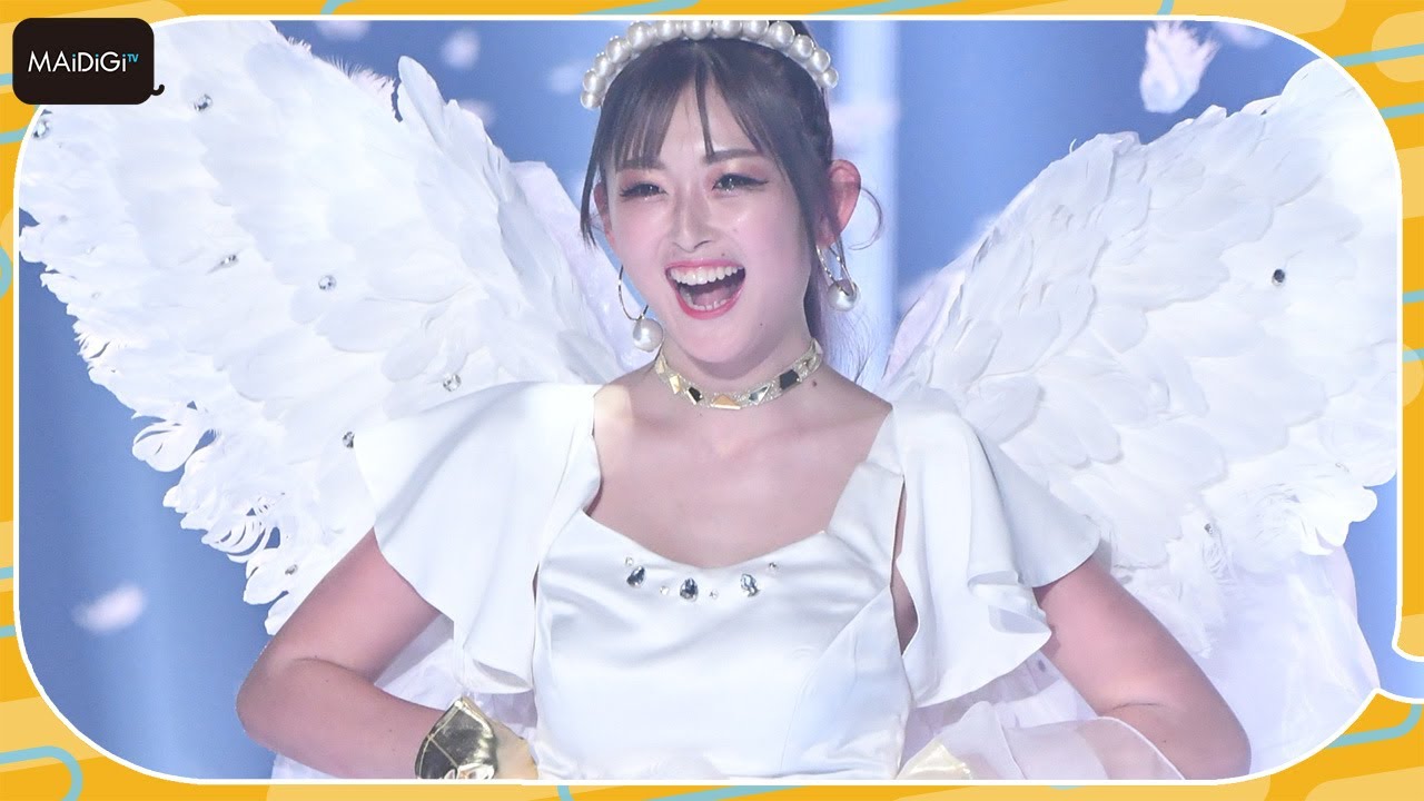 ゆうちゃみ、美脚すらりの「天使」に変身 大きな羽を着けてランウエー歩く【TGC2023A／W】 - MAGMOE