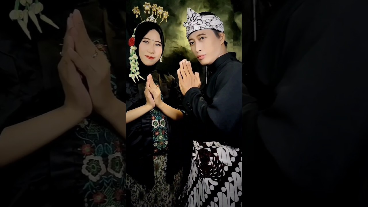 Coba Tebak Istri Ku Pakai Baju Adat Apa Gaes, Komen Ya #fashion #shorts - MAGMOE