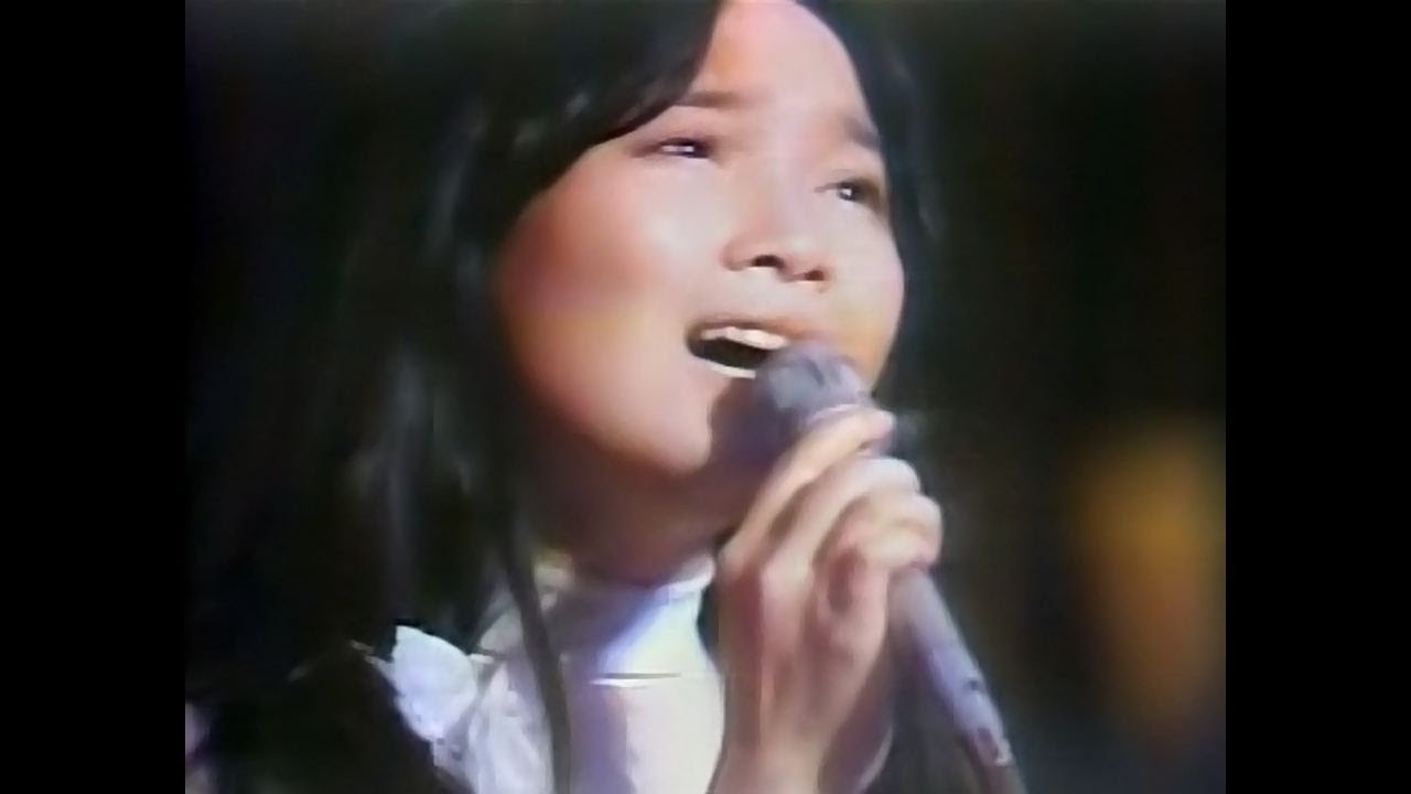 アグネス・チャン - 美しい朝がきます 1977年ライブ#3/14 - MAGMOE