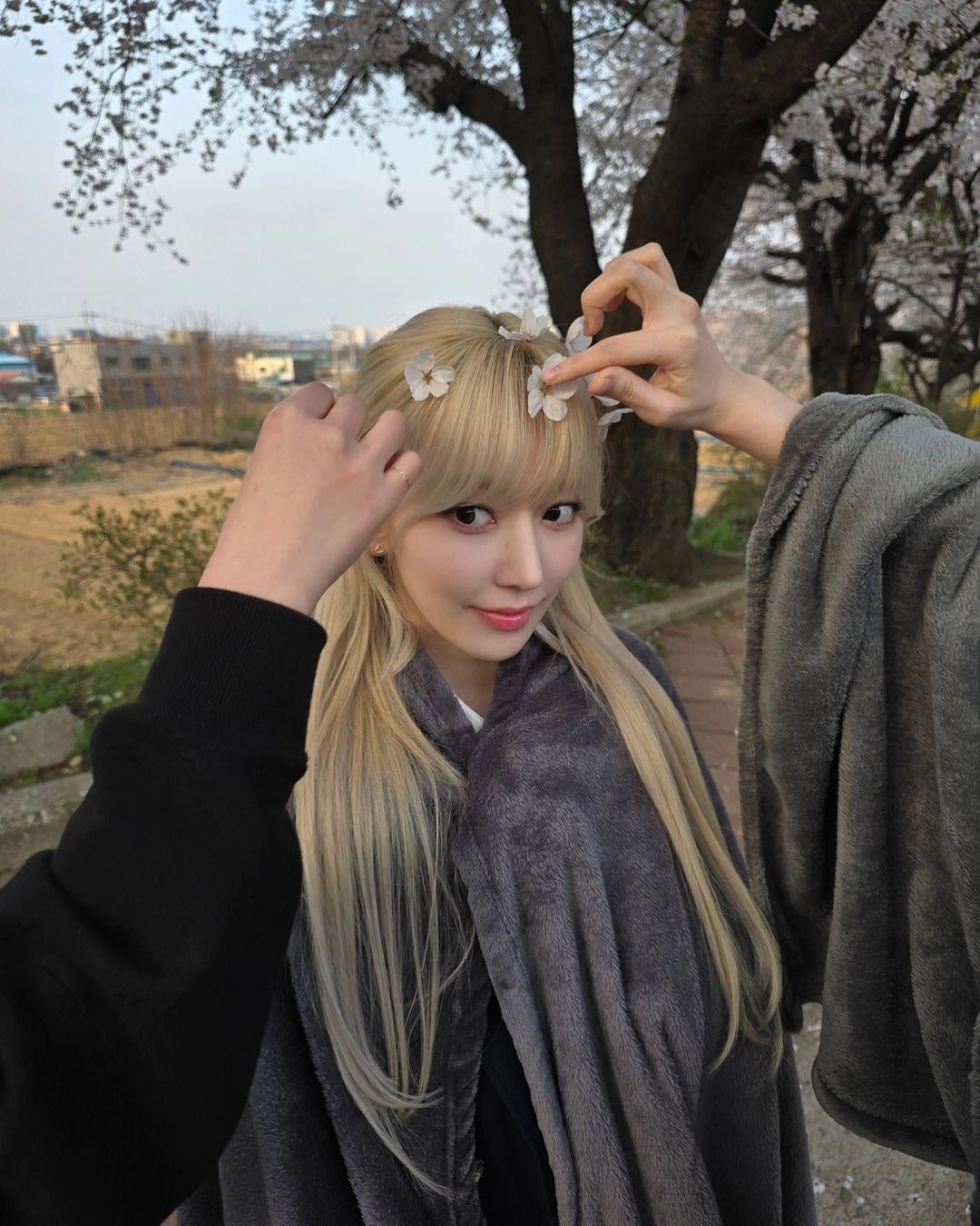 240409 Sakura Instagram Update - MAGMOE