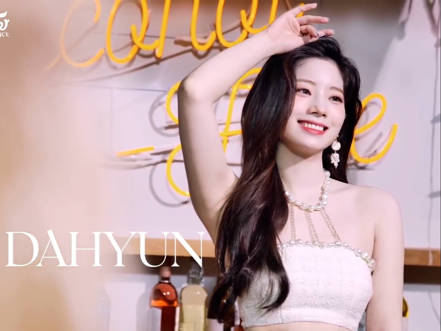 Alcohol Free Dahyun to celebrate the 300M views of the M/V - MAGMOE