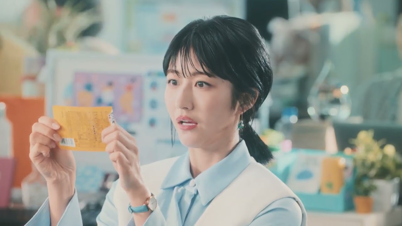 UHA味覚糖 もち麦満腹バー「思てた以上に、ヘルシー」篇 - MAGMOE