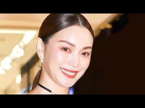 川沿いで圧巻のプロポーション！蛯原友里(44) 白ワンピで美脚を披露に絶賛の声が続々！ - MAGMOE