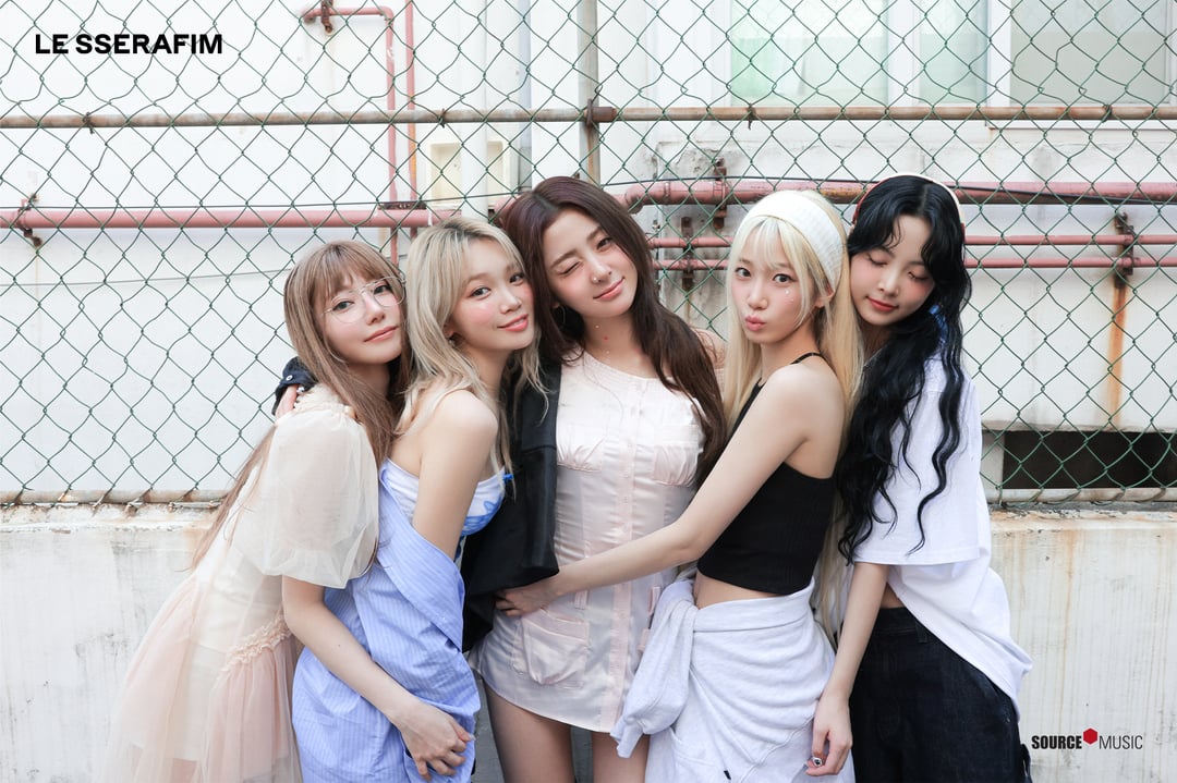 240825 LE SSERAFIM - 4th ミニアルバム: CRAZY (ジャケット写真スケッチ - パート 1) - MAGMOE