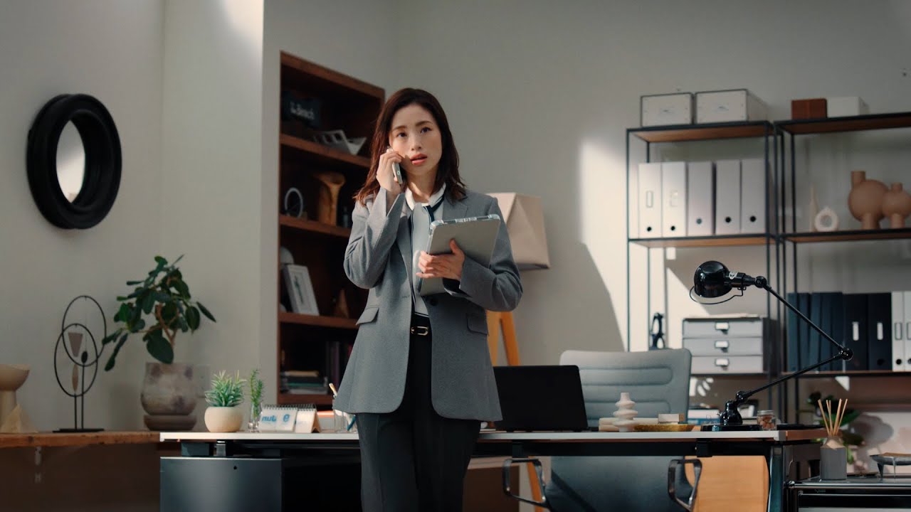 【AOKI】上戸彩さん＆今田美桜さん出演 MeWORK CM「バリバリ働くアヤさん」篇30秒 - MAGMOE