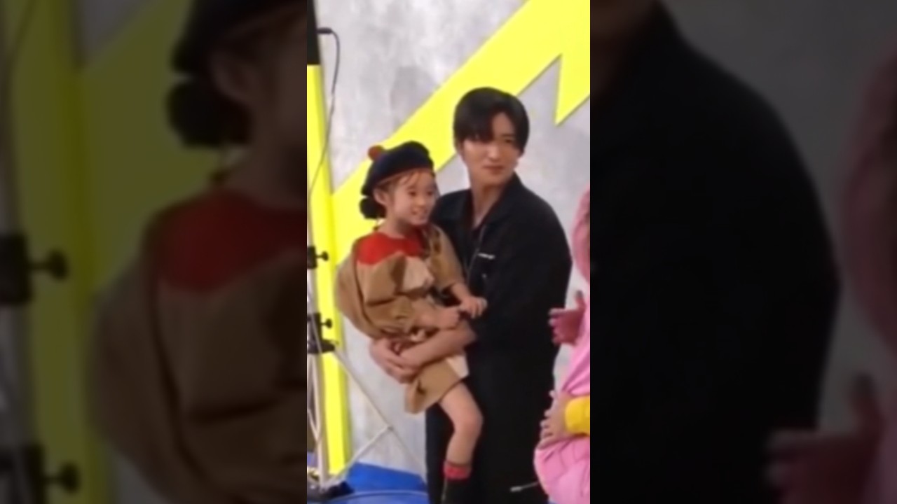 【2人とも当たり前に抱っこなの可愛すぎる💕】目黒蓮🖤 snowman ☃️スノーマン#snowman#目黒蓮#meme#スノーマン#めめ#renmeguro#かわいい - MAGMOE