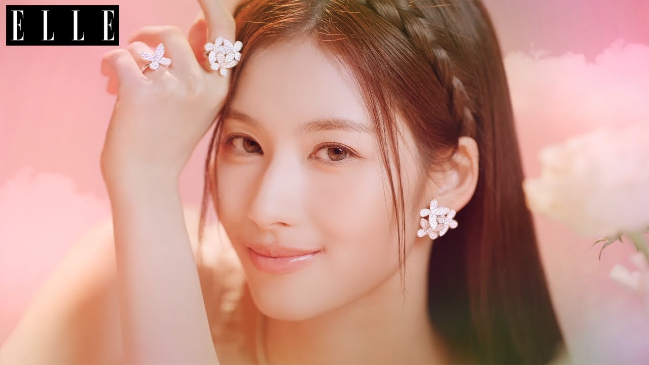 TWICE SANAと「グラフ」の優美な輝き｜ ELLE Japan - MAGMOE