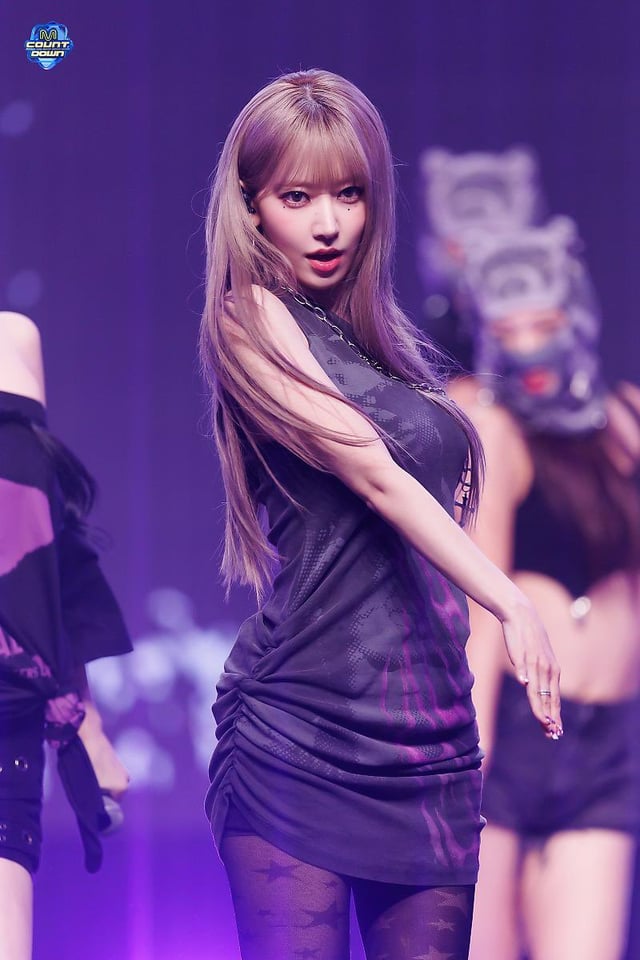 240916 Sakura - MAGMOE