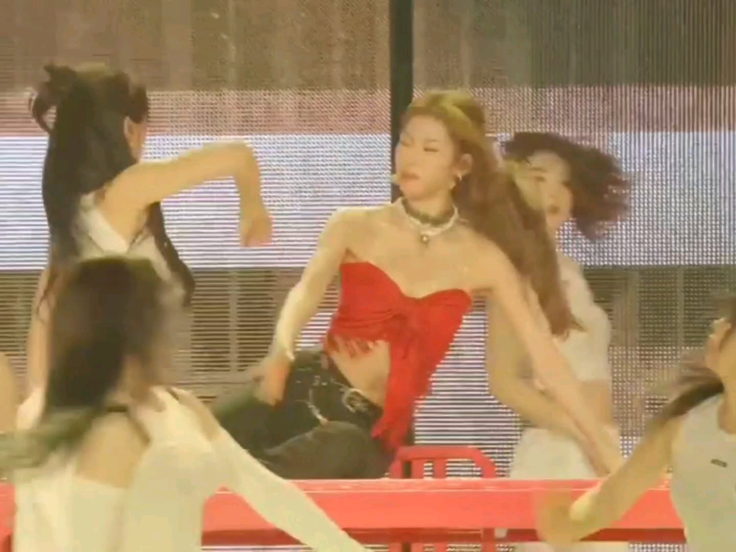 Sana "Funny Valentine" ⚘️ - MAGMOE