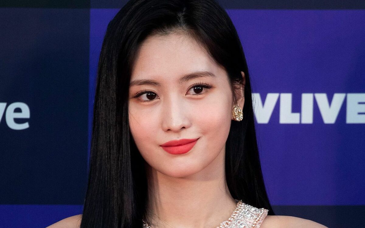 オーディション落選→翌日、驚きの行動に…“脱落メンバー”だったTWICEモモ（28）が韓国でトップアイドルになるまで《インスタフォロワー数1位》 - 文春オンライン - MAGMOE