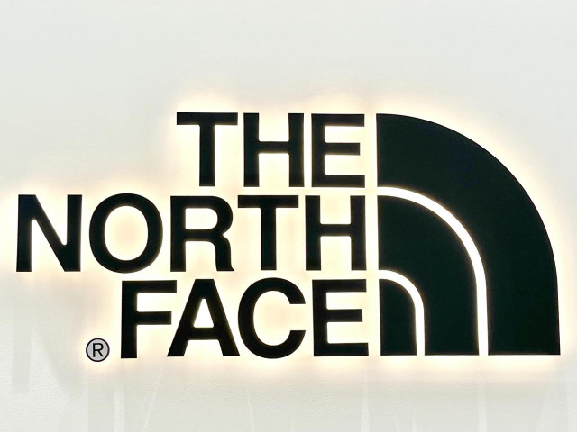 【THE NORTH FACE】の“グレー”がおしゃれすぎ♡ 今狙いたい「洗練バッグ」(ftn-fashion trend news-) - MAGMOE