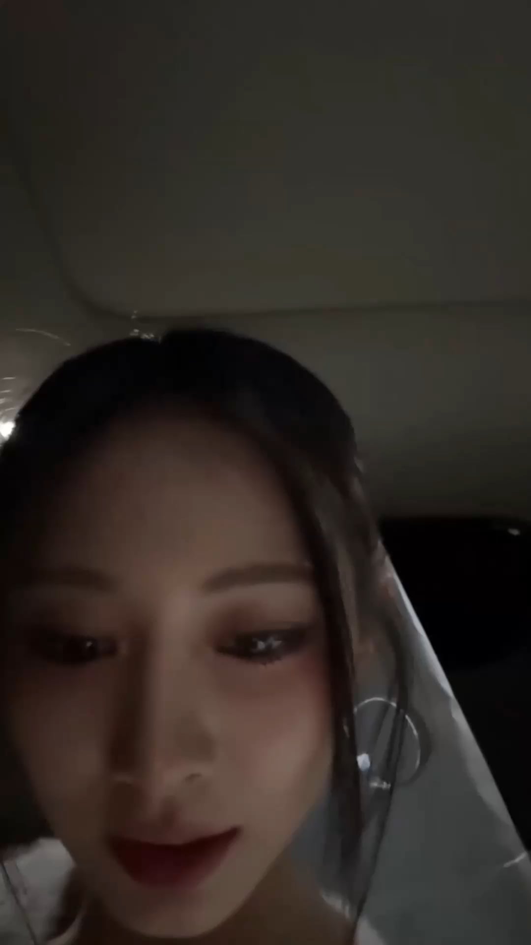 Tzuyu making sure we can hear her - MAGMOE