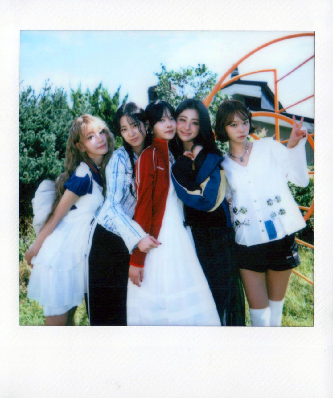 241213 LE SSERAFIM - 2025 シーズンのご挨拶 (特別写真) - MAGMOE