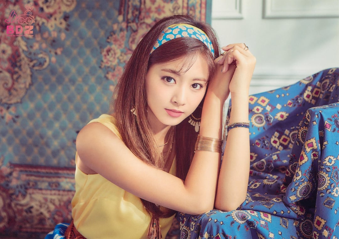 Tzuyu is stunningly beautiful 💙 - MAGMOE