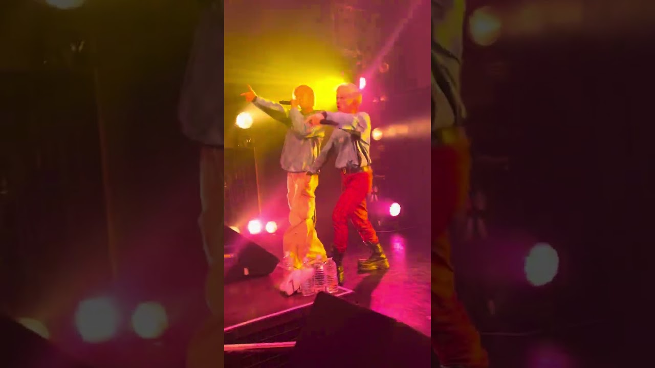 Where is The Party / Maison B - MAGMOE