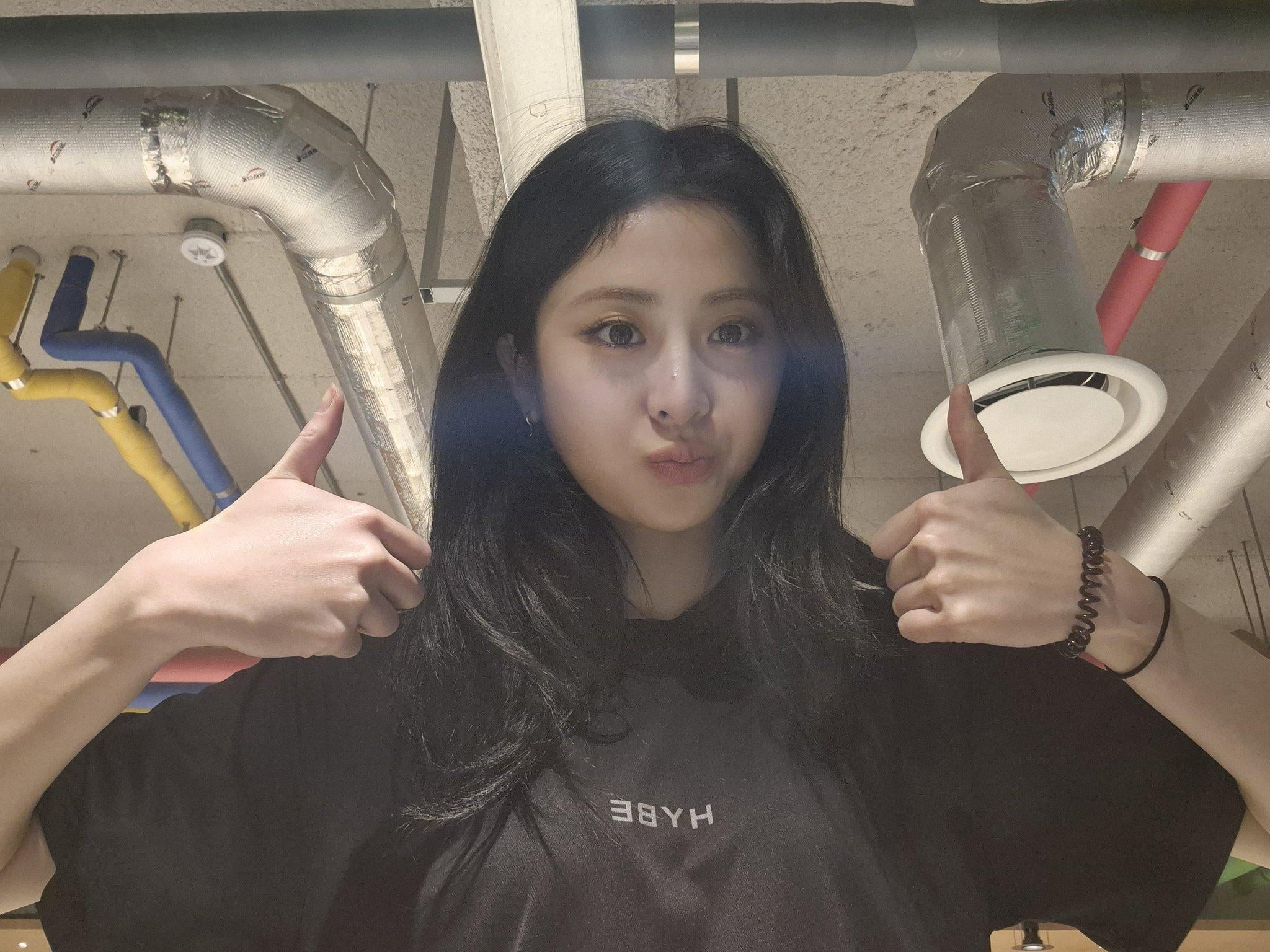 250112 IM_LESSERAFIM Twitter 更新 - ホ・ユンジン - MAGMOE