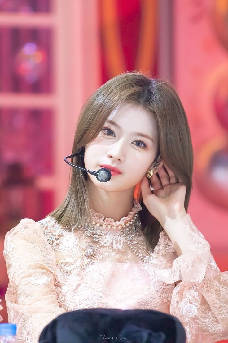 200104 Sana 💜 - MAGMOE