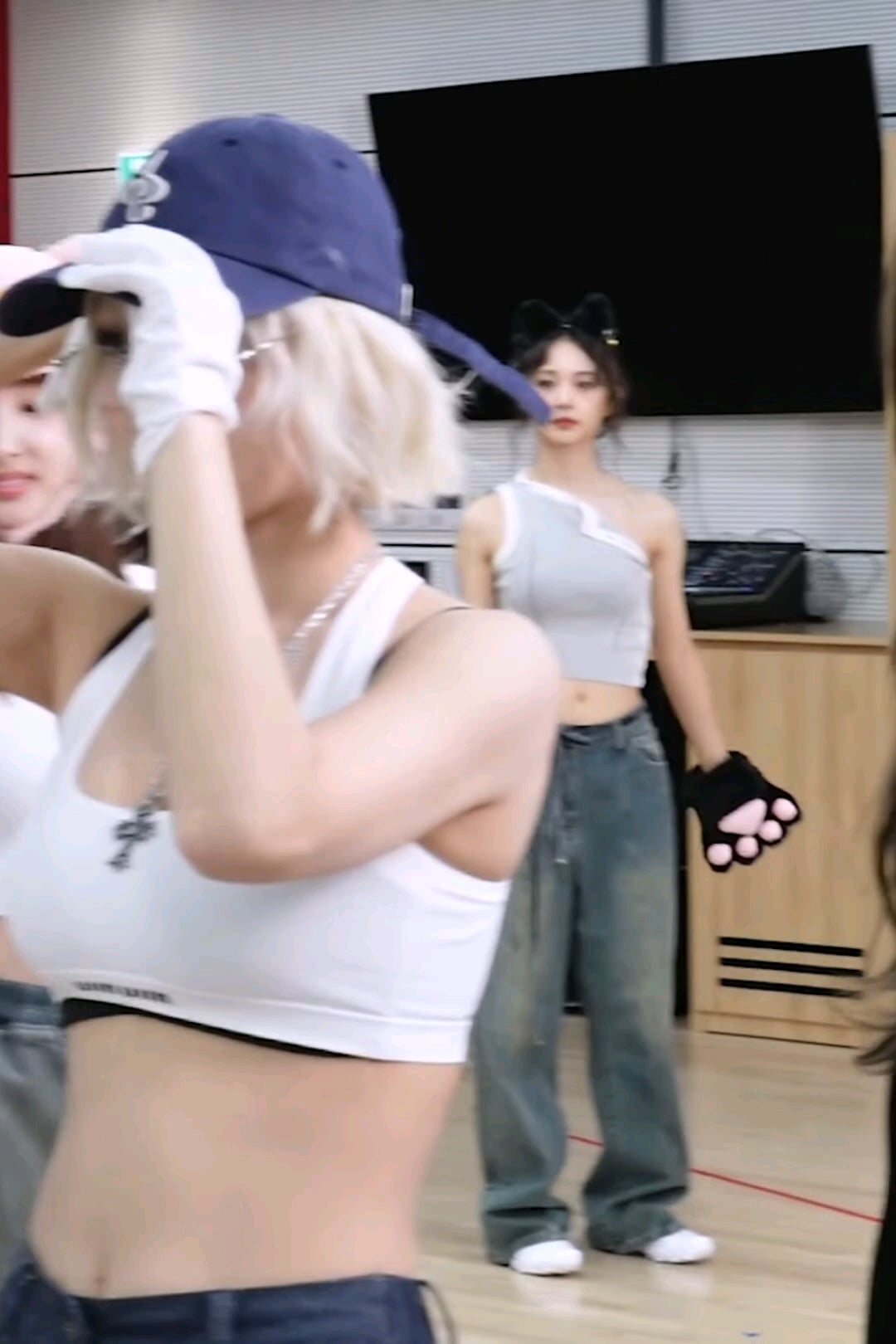 Momo getting ready for the dance challenge - MAGMOE