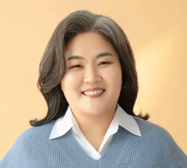 【D-8】IU、パク・ボゴムに強力な助っ人！新作「おつかれさま」キャストに名乗り上げた女優 - DANMEE ダンミ - MAGMOE