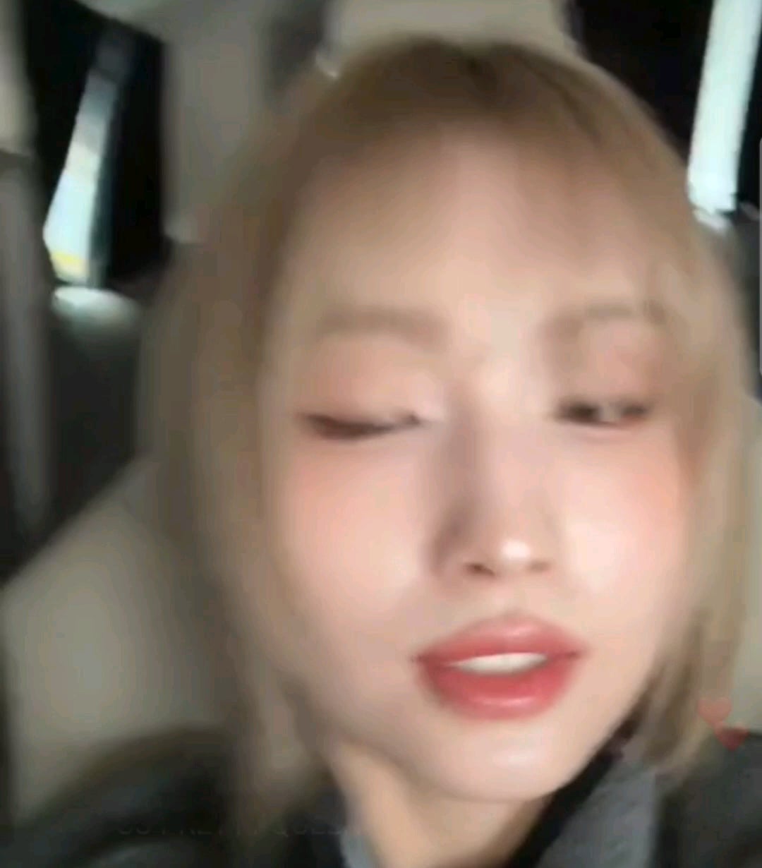 250216 Momo looking gorgeous on IG Live - MAGMOE
