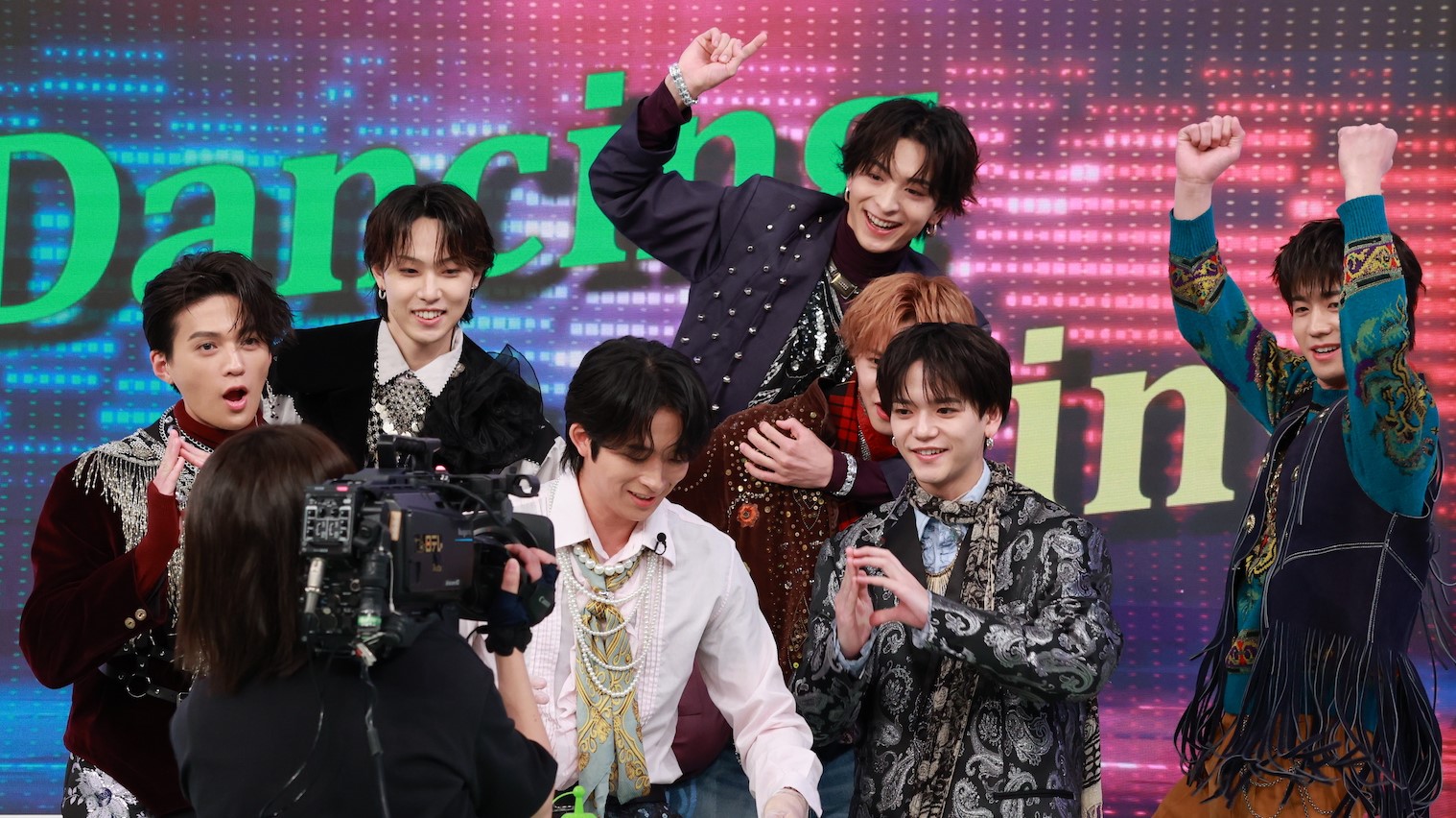 FANTASTICS 踊りながらの時短料理に挑戦？異例の持ち込み企画で大暴れ！中島颯太「まさか直前で全員が…」 最新曲も披露｜entax（エンタックス） - MAGMOE