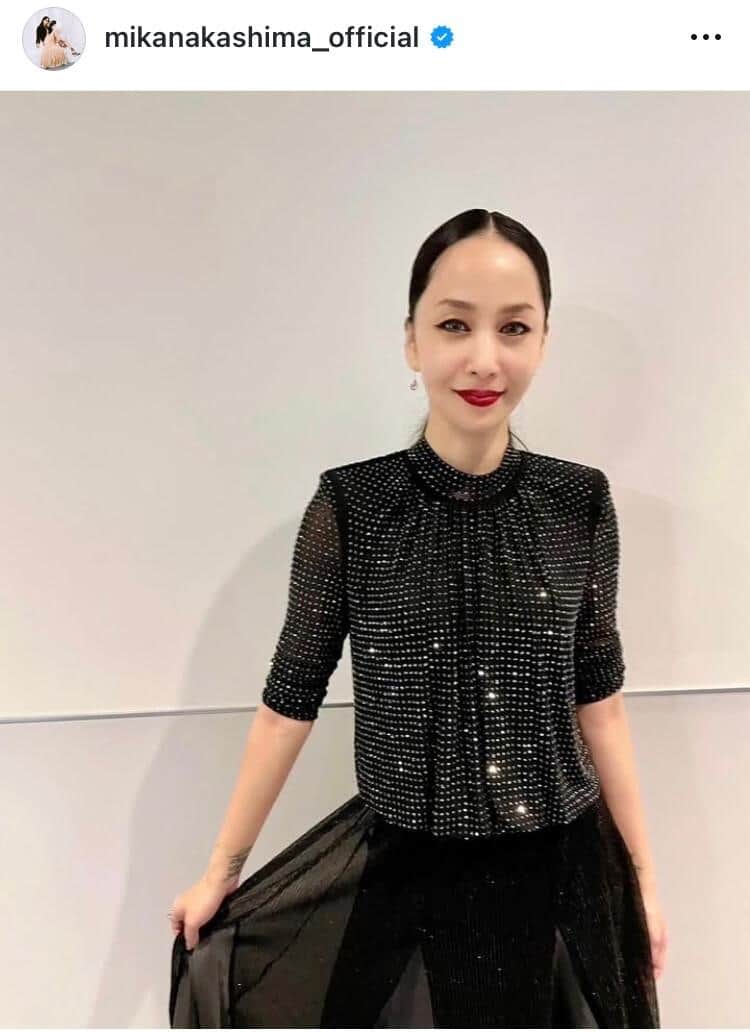 「美女が2人」中島美嘉、64歳大物女優と密着2ショ 50周年コンサートに感無量「感謝でした！」: J-CAST ニュース - MAGMOE