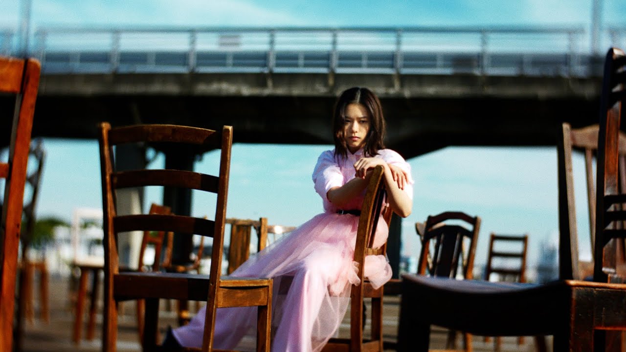 日経電子版CM 2025春割キャンペーン 「動く」編15秒 /岡田将生・杉咲花 - MAGMOE