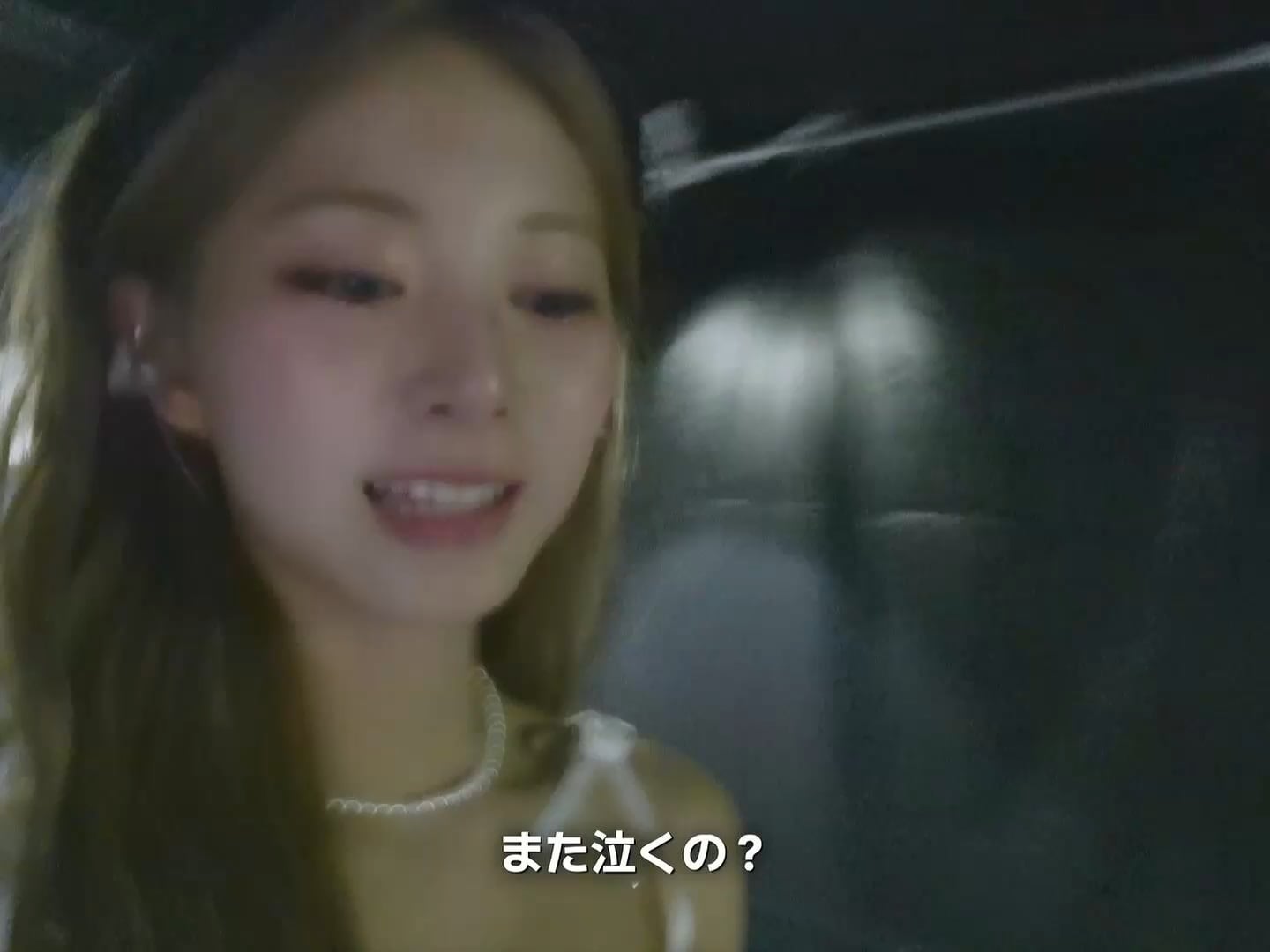 250319 - Tzuyu filming herself at the very end of the tour - MAGMOE