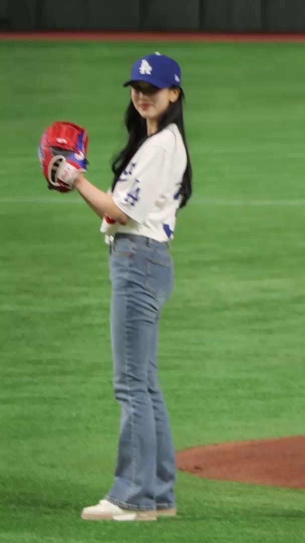 250316 - Mina throwing the first pitch - MAGMOE