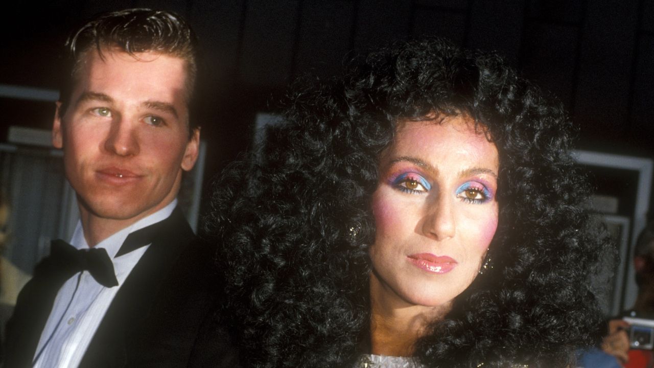 シェール、元恋人ヴァル・キルマーを追悼「闘病中も勇敢だった」 | Vogue Japan - MAGMOE