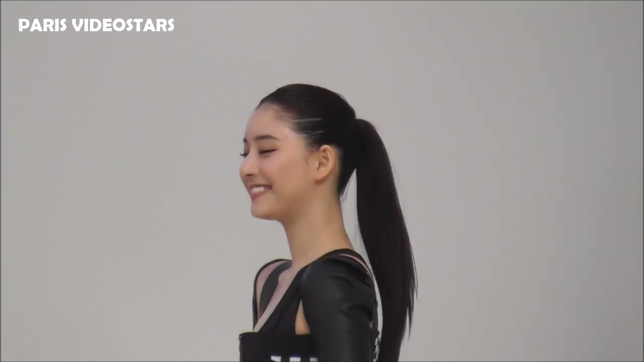 Yuko Araki 新木 優子 @ Paris Fashion Week 4 march 2025 show Dior - MAGMOE