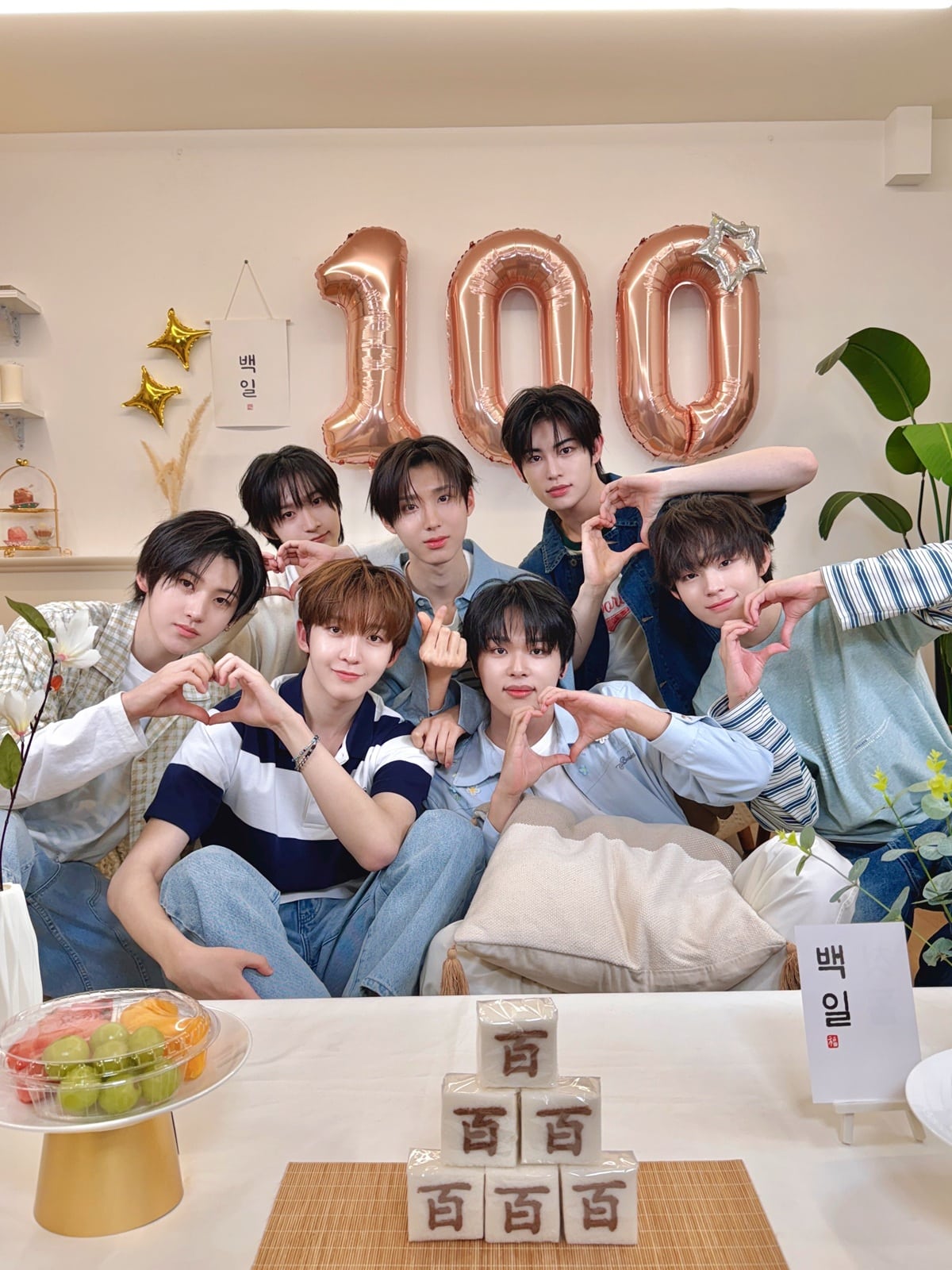 KickFlip、デビュー100日をファンと祝う感動メッセージ＆ライブ配信 - DANMEE ダンミ - MAGMOE