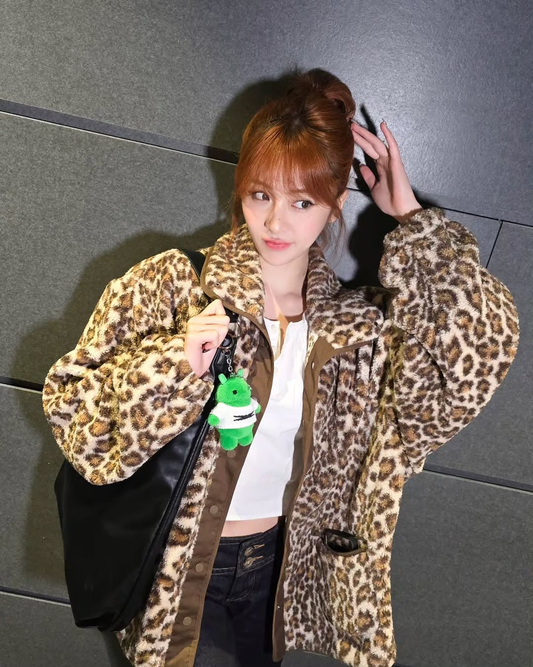 250409 Huh Yunjin Instagramアップデート - MAGMOE