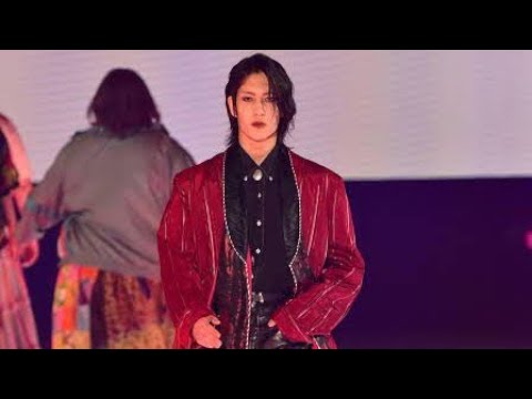 少年忍者ヴァサイェガ渉、22歳誕生日当日にシークレットでランウェイ登場【GirlsAward 2025SS】 - MAGMOE