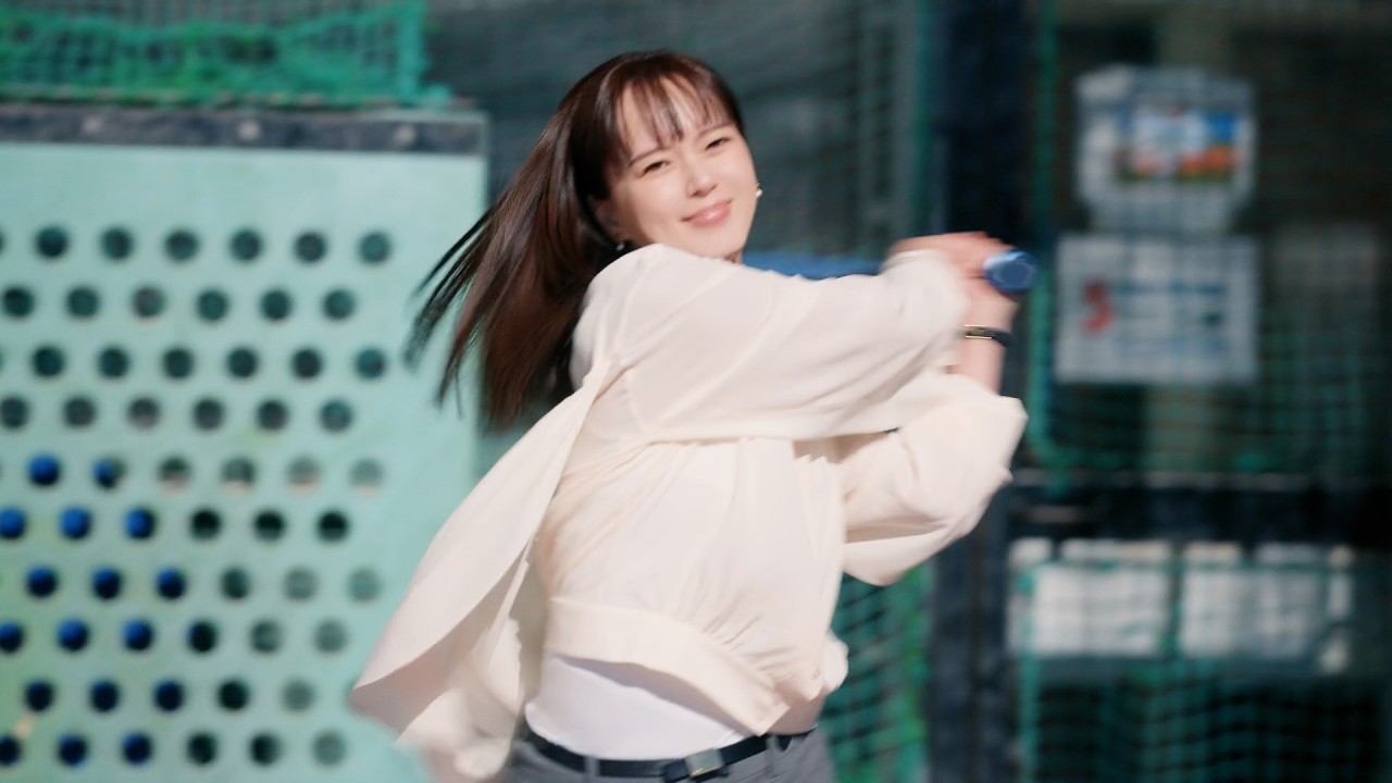 多部未華子、バッティングセンターで豪快な神スイングを披露！？ セット500新TVCM「バッティングセンター」篇 - MAGMOE